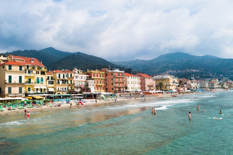 La côte d'Alassio image éditorial. Image of italien, personne - 21388060
