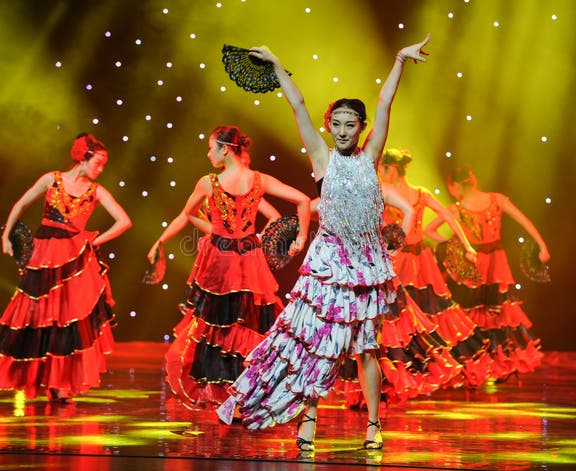 Le Matador Dance ---La Danse Nationale Espagnole Photographie éditorial ...