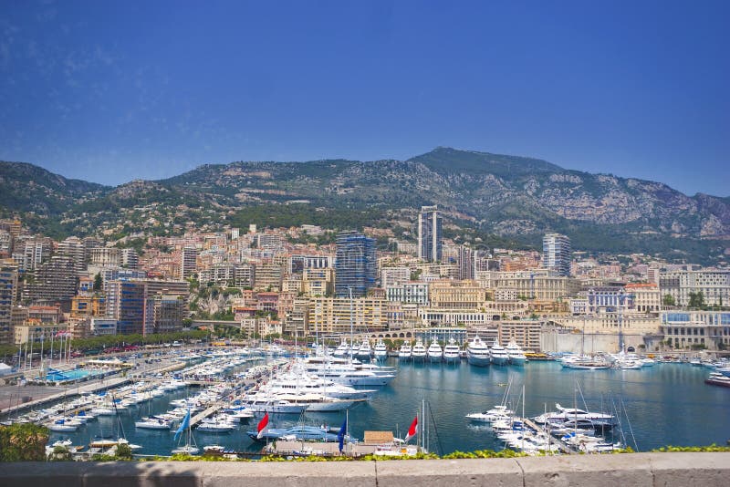 Le Monaco photo stock. Image du yachts, méditerranéen - 19428662