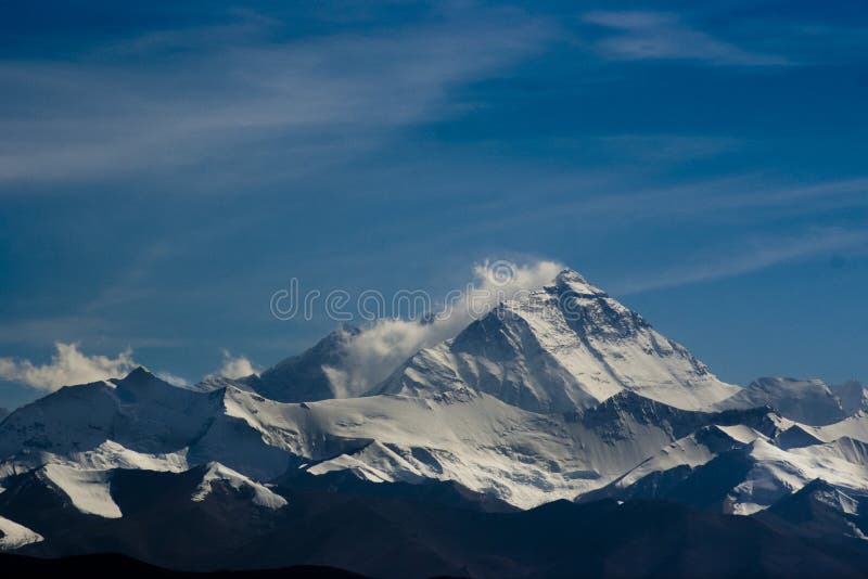 Le mont Everest photo stock. Image du cumulonimbus, plateau - 32657222