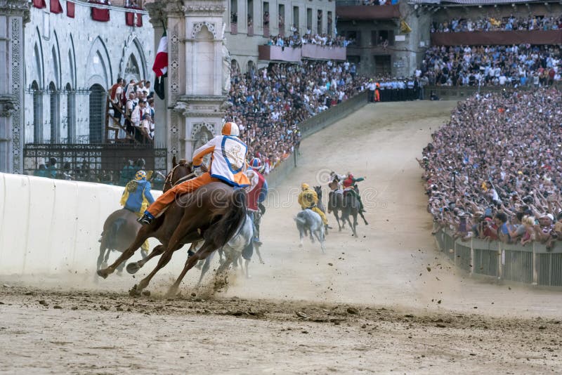 Di Sienne de Palio photo éditorial. Image du vitesse - 59938611