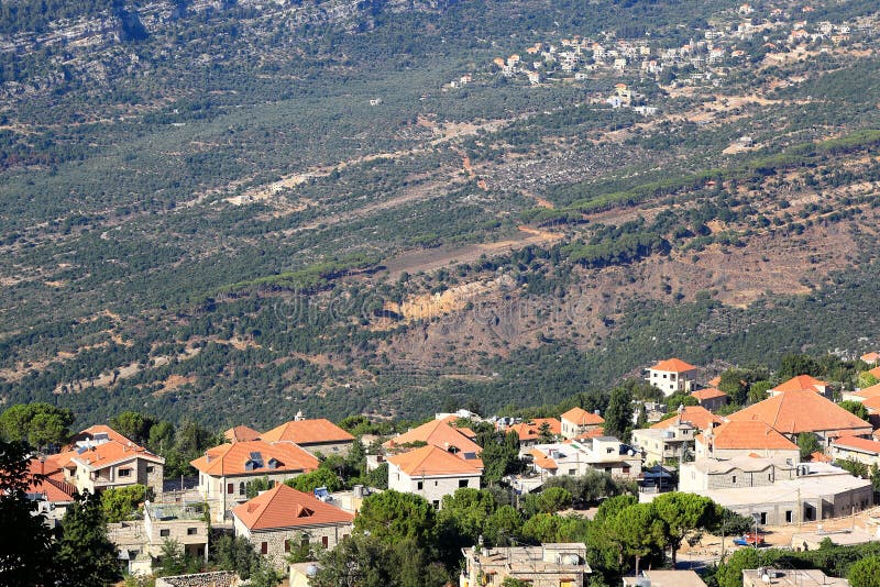 Le Paysage Au Village De La Douma, Liban Photo stock - Image du célèbre ...