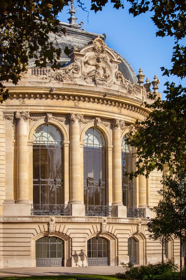 Le Petit Palais, Paris stock photo. Image of tourist - 40332558