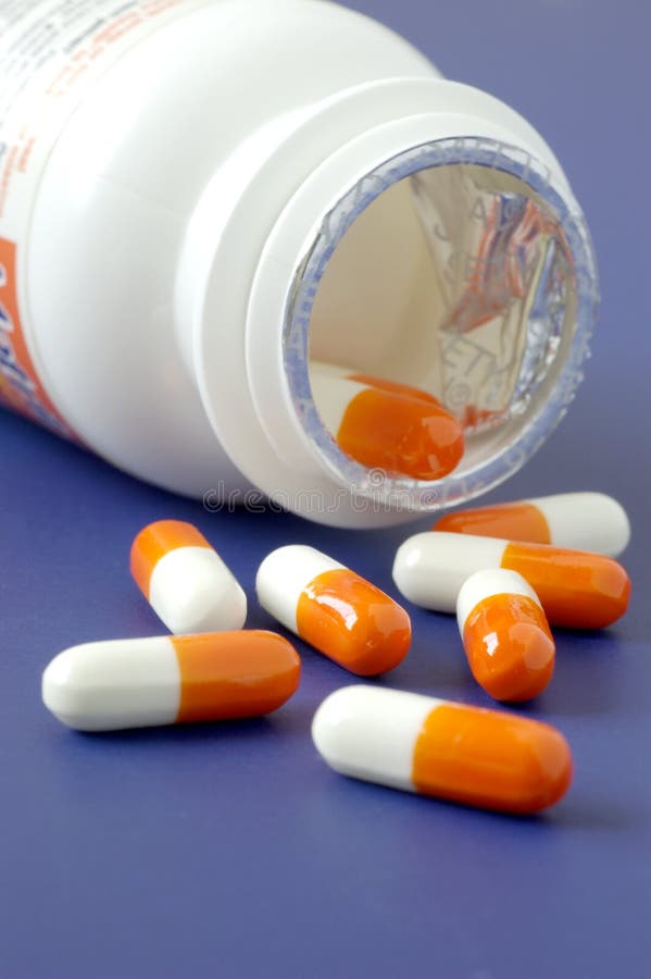 Le pillole 2 immagine stock. Immagine di cura, distendasi - 505155