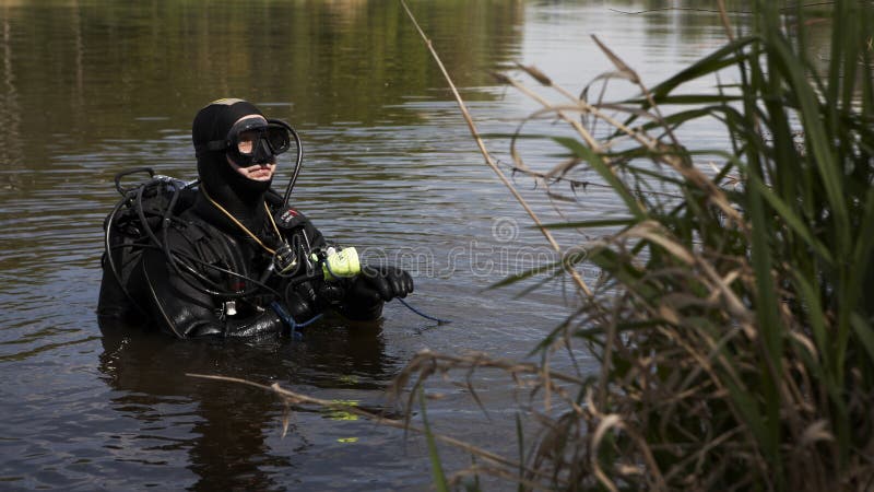 Le plongeur photographie éditorial. Image du corde, prêt - 15149707