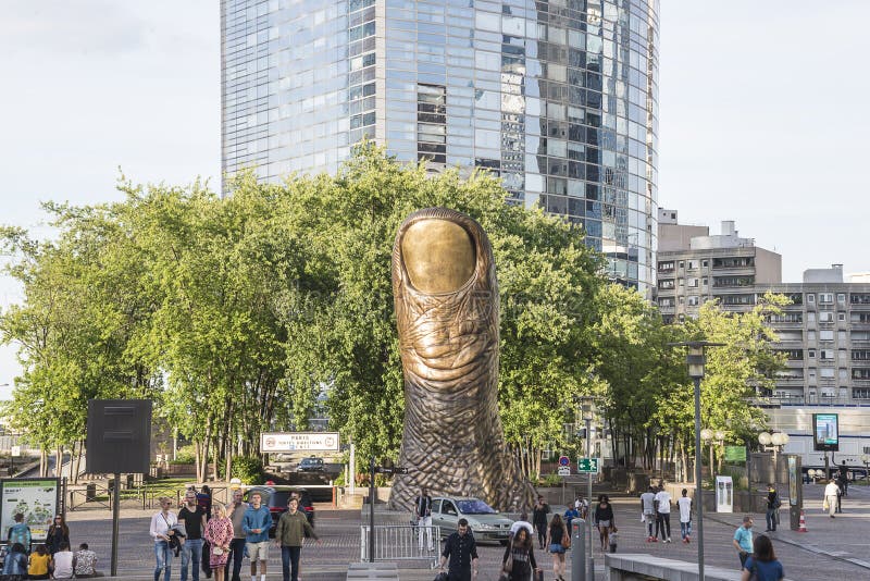 Le Pouce De Cesar in La Defense in Paris Editorial Image - Image of ...