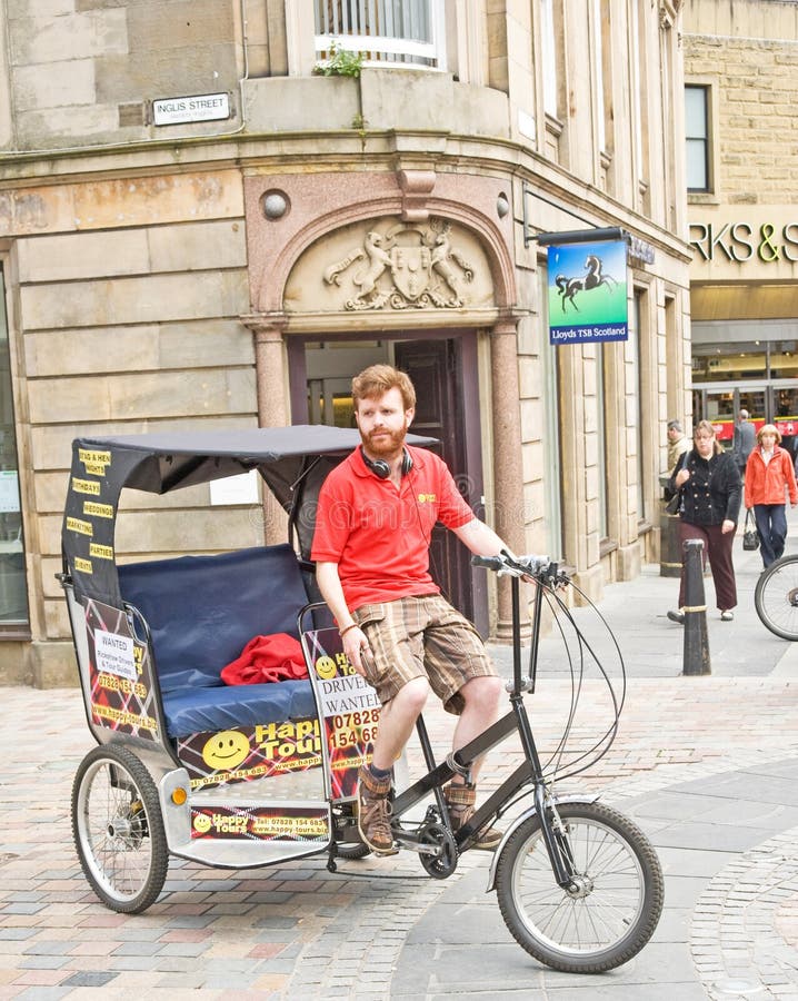 Le Pousse-pousse Vient à Inverness ! Photo stock éditorial - Image du ...