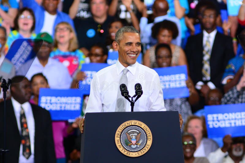 Président Barack Obama image éditorial. Image of discours - 98218935