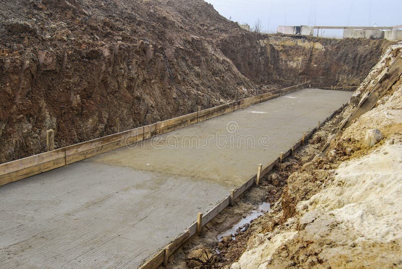 Le Processus De Construire Une Nouvelle Route Image stock - Image du ...