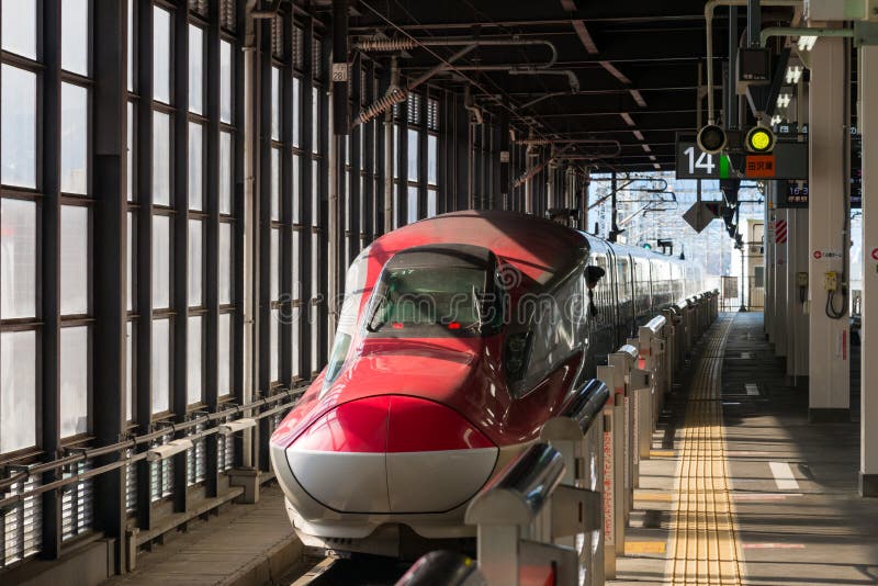 Les Trains à Grande Vitesse E5 /E6 (vert) (rouges) Couplés Image ...