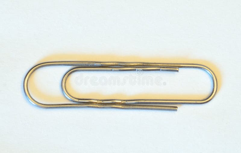 Le Trombone Est Utilisé Pour Attacher Les Feuilles De Papier Photo ...