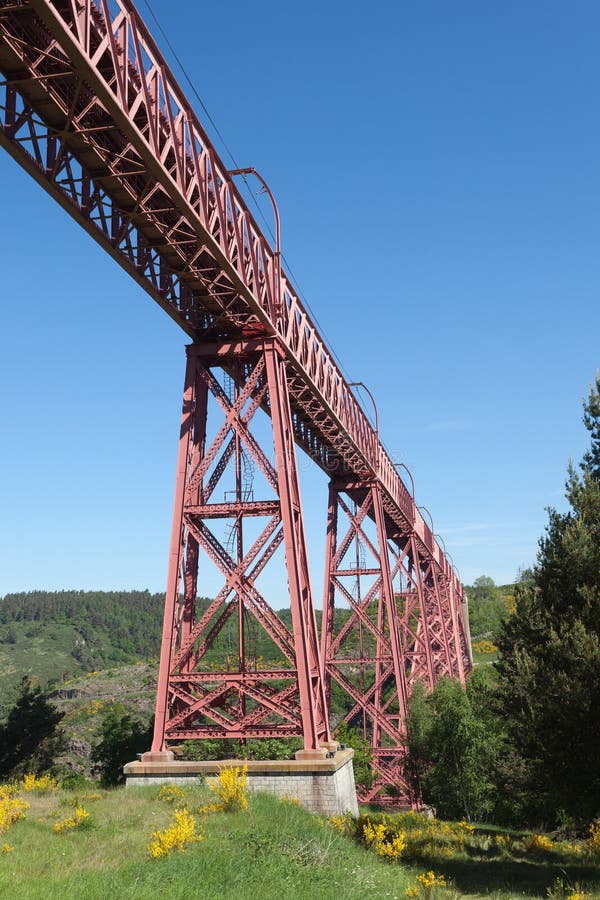 Viaduc De Garabit, Un Pont De Chemin De Fer à Travers Le Truyere Dans ...