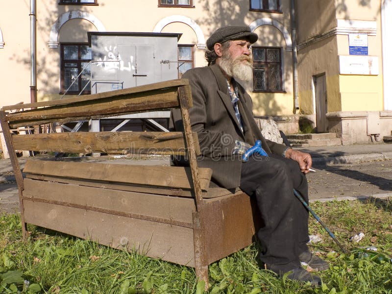 Le vieil homme barbu image stock. Image du gens, scène - 2991263