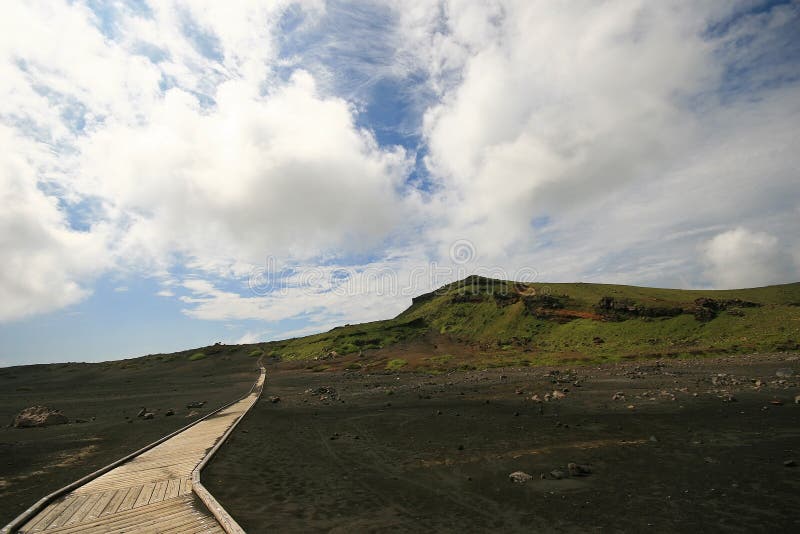 Le Volcan Actif - Le Mont Aso Photo stock - Image du bleu, course: 67437304