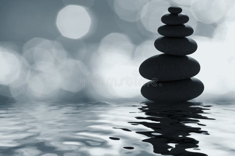 Le zen du clair de lune image stock. Image of méditation - 11811507