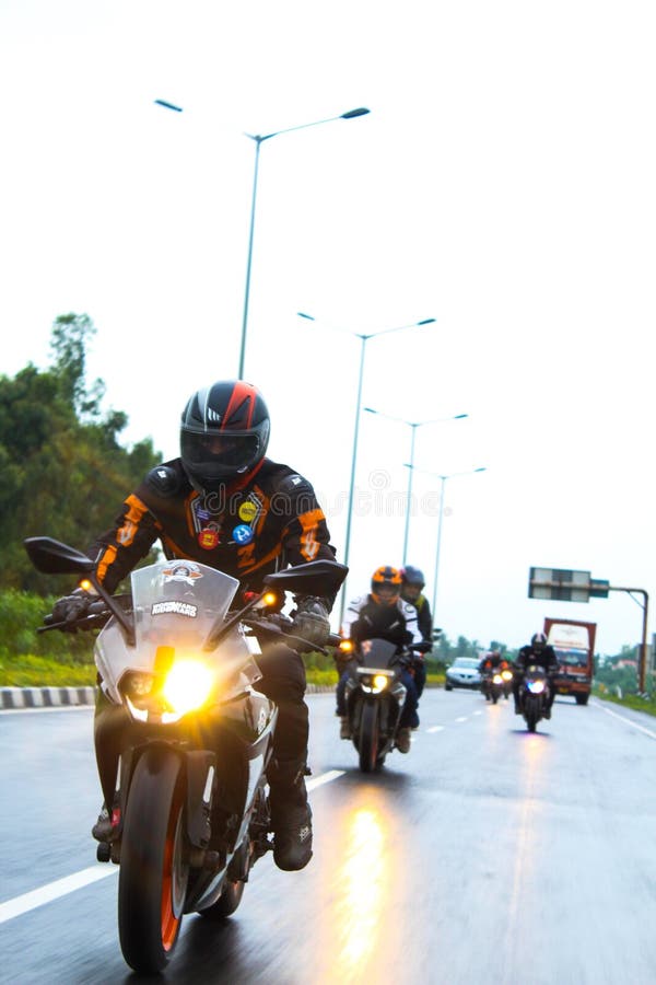 Leading editorial stock image. Image of lead, motor, race - 98411439