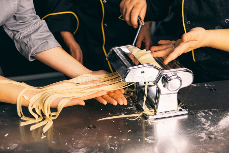 Learn How To Make Delicious Fresh Pasta Using a Pasta Machine with this ...