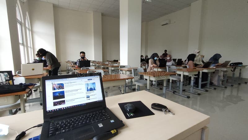 Learning Atmosphere during Lectures Editorial Stock Image - Image of ...