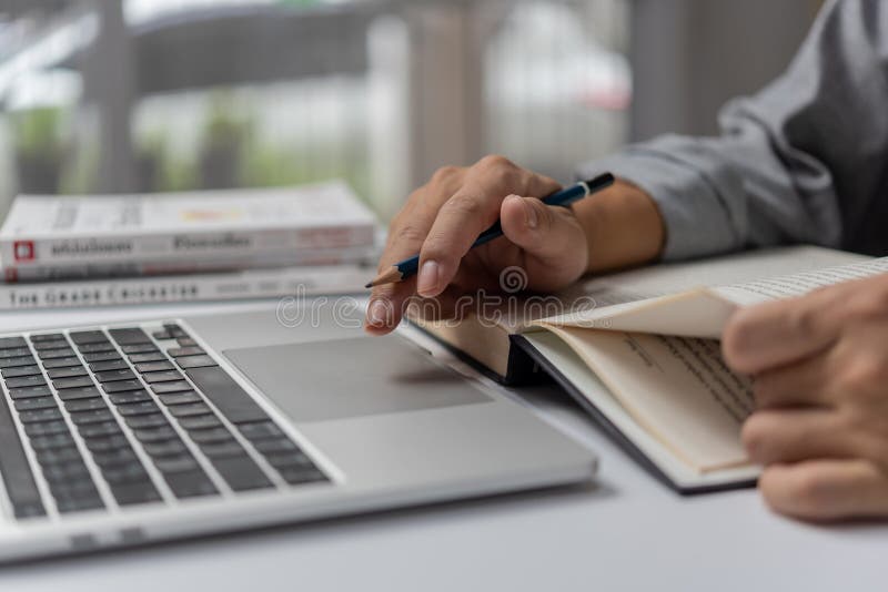 Learning Online Class by Using Laptop Computer and Writing Notebook at ... Learning Online Class by Using Laptop Computer and Writing Notebook at ...