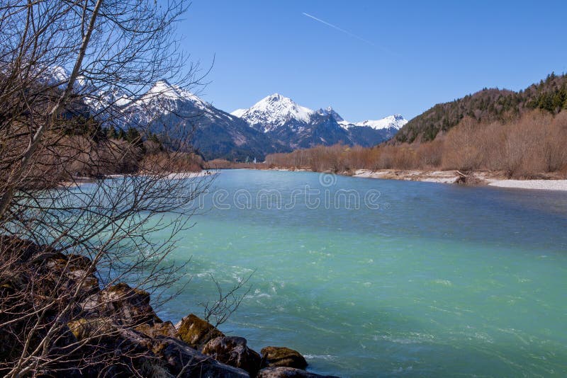Lech-Fluss in Den Bayerischen Alpen, Deutschland Stockfoto - Bild von ...