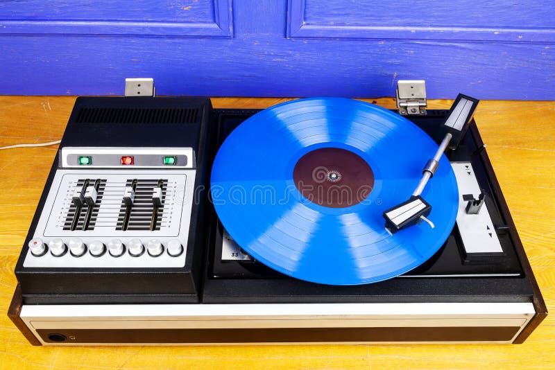 Lecteur Vinyle Vintage Platine Avec Vinyle Bleu Photo stock - Image du ...