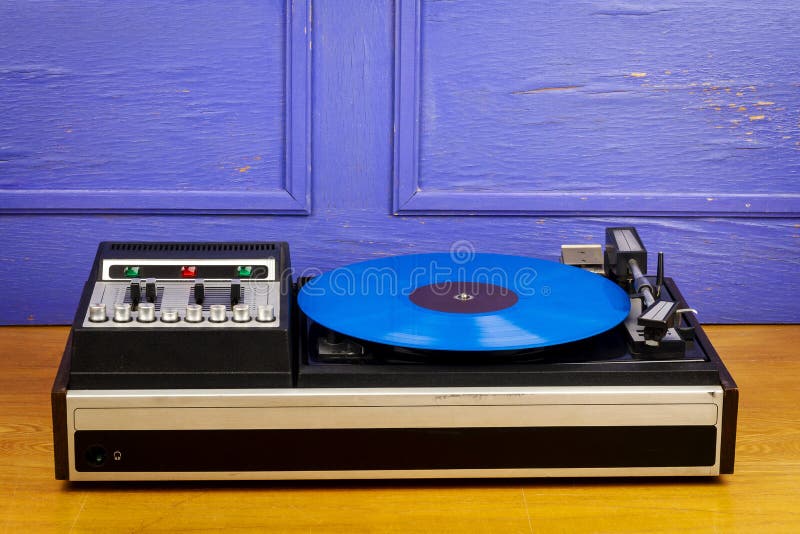 Lecteur Vinyle Vintage Platine Avec Vinyle Bleu Image stock - Image du ...
