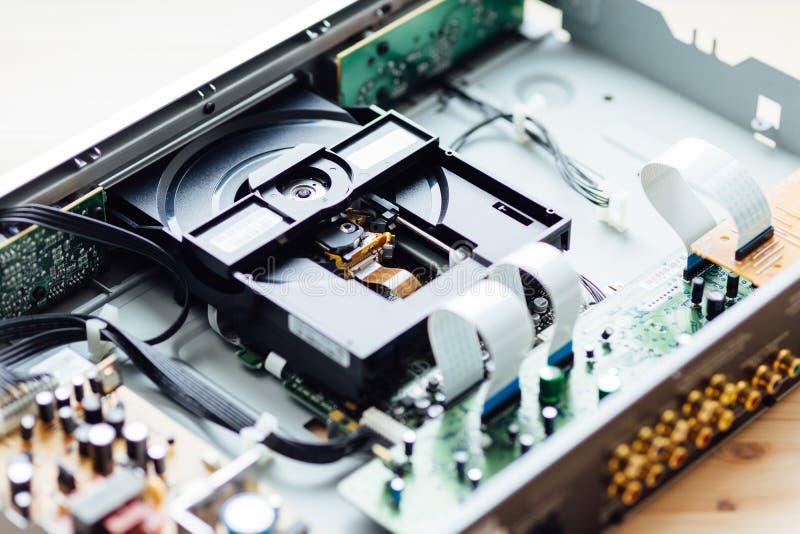 Lector de cd dentro foto de archivo. Imagen de sonido - 65232834