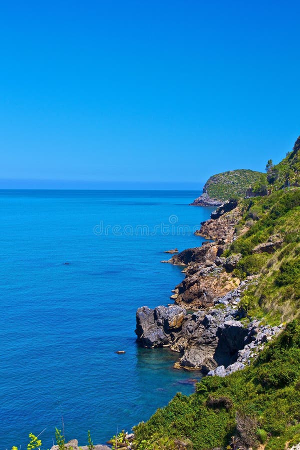 Beach and ledge stock photo. Image of landscape, algae - 27734060