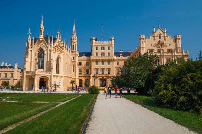 Lednice photo stock éditorial. Image du stationnement - 58984218