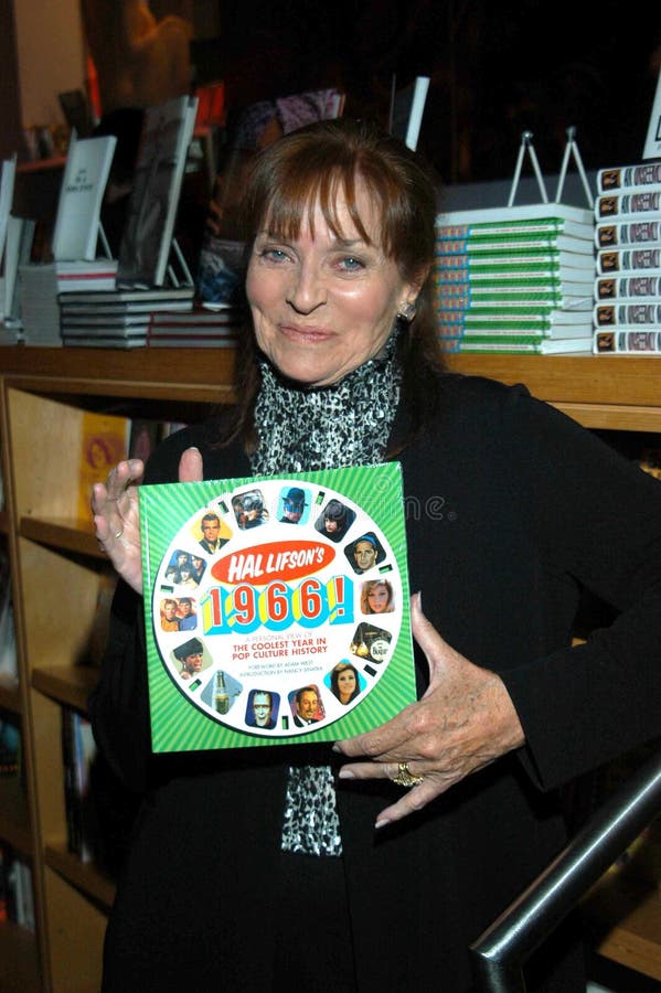 Lee Meriwether editorial image. Image of former, hollywood - 26911670