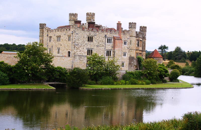 Leeds Castle Gardens Spring Daffodils Kent Uk Stock Image - Image of ...
