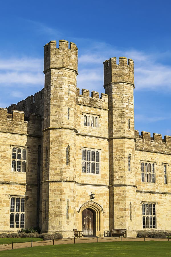 Leeds Castle stock photo. Image of windows, britain, door - 37459238