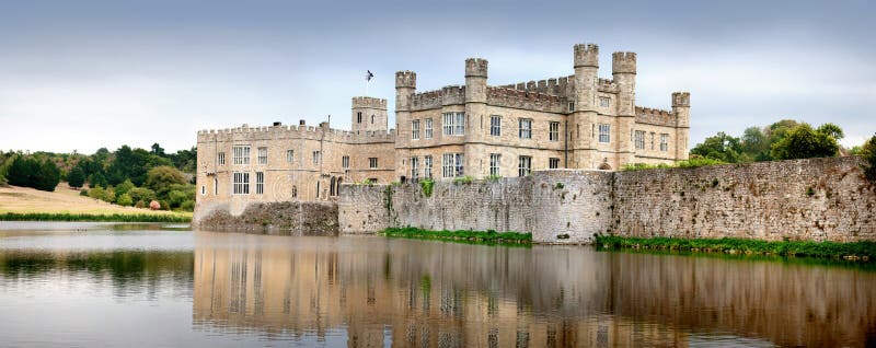 Leeds Castle Gardens Spring Daffodils Kent Uk Stock Image - Image of ...