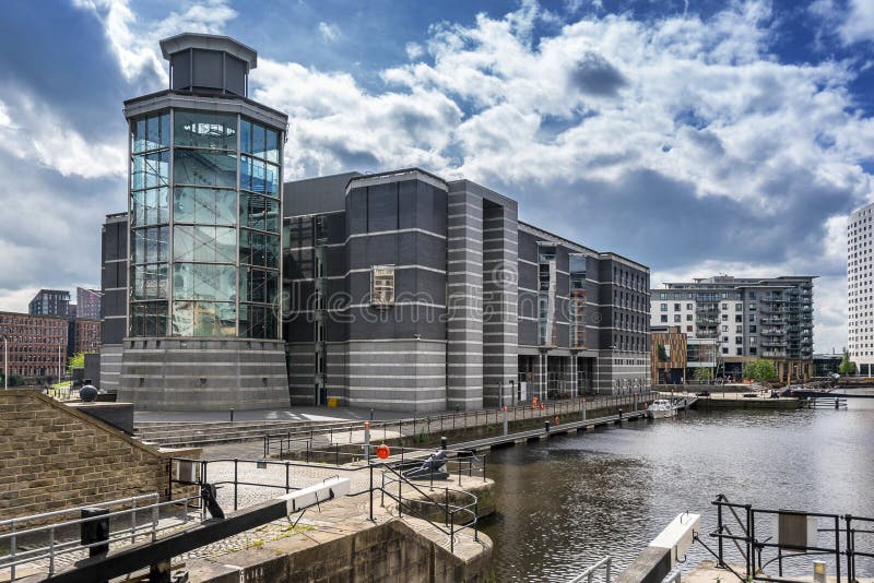 Leeds-Dock in Der Stadt Von Leeds Stockfoto - Bild von zentral, büros ...