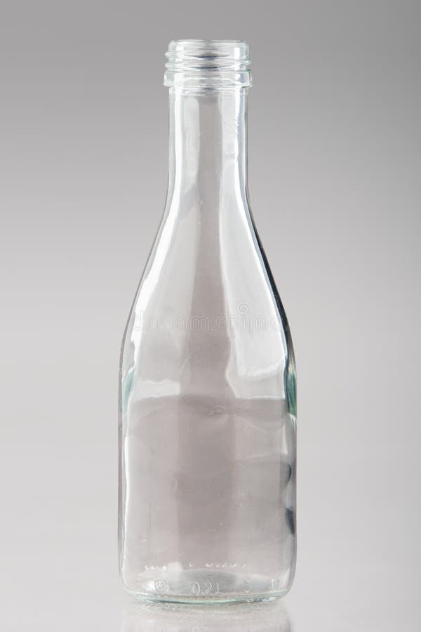 Leere Flasche stockfoto. Bild von leerzeichen, transparenz - 24482700