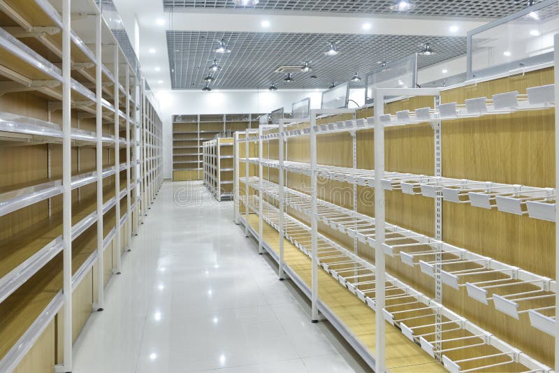 Leere Regale Des Supermarktinnenraums Stockbild - Bild von decke ...