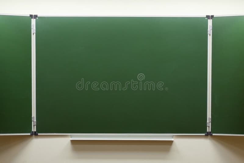 Leere Tafel Im Klassenzimmer Stockbild - Bild von lampe, tafel: 19558247