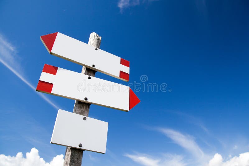 Wegweiser Zeigen In Verschiedene Richtungen In Den Wald Stockfoto ...