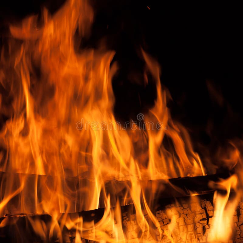 Legna che brucia fotografia stock. Immagine di camino - 60668844