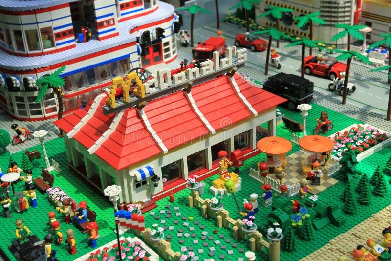 The Lego City, Building Blocks in Multiple Colours 22 April 2011 ...