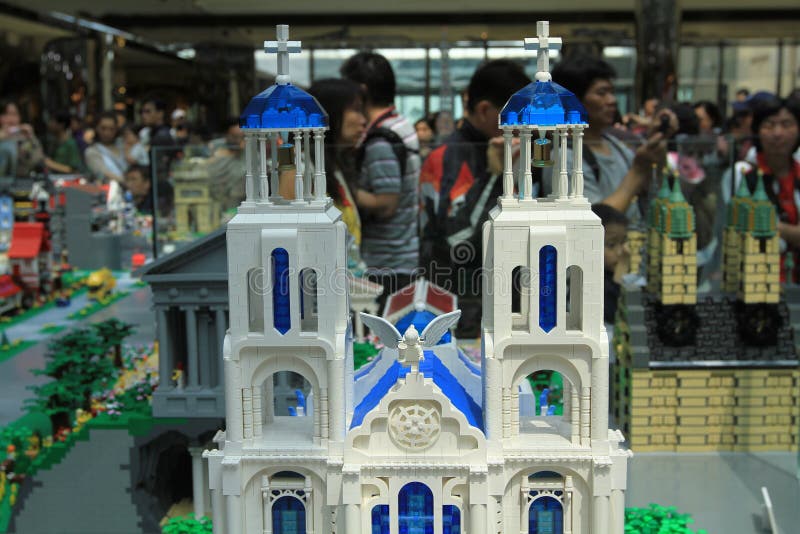 The Lego City, Building Blocks in Multiple Colours 22 April 2011 ...