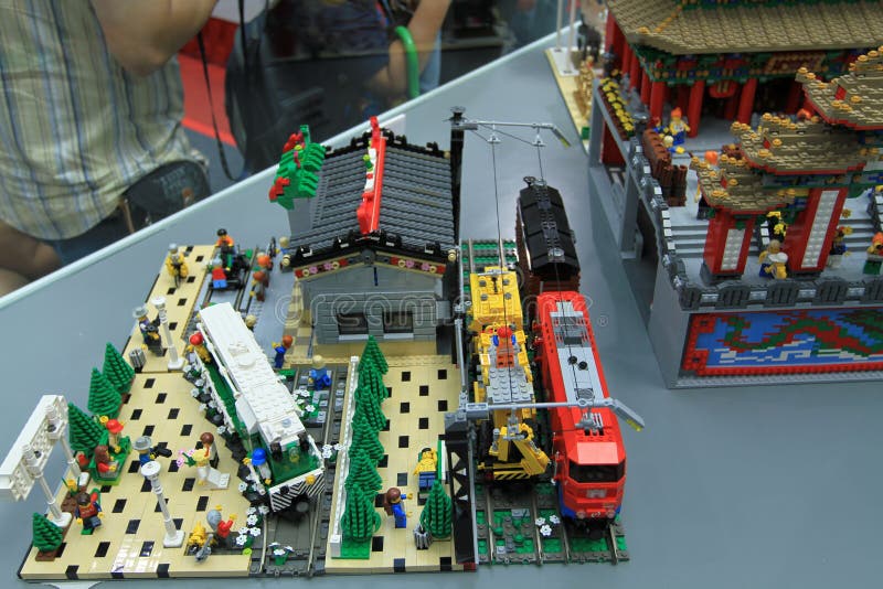The Lego City, Building Blocks in Multiple Colours 22 April 2011 ...