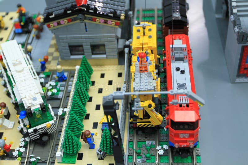 The Lego City, Building Blocks in Multiple Colours 22 April 2011 ...