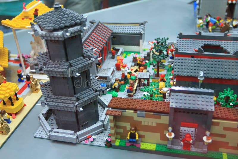 The Lego City, Building Blocks in Multiple Colours 22 April 2011 ...