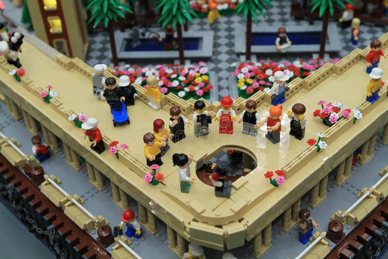 The Lego City, Building Blocks in Multiple Colours 22 April 2011 ...