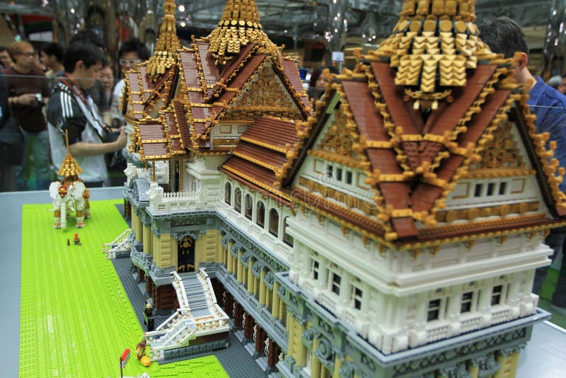 The Lego City, Building Blocks in Multiple Colours 22 April 2011 ...