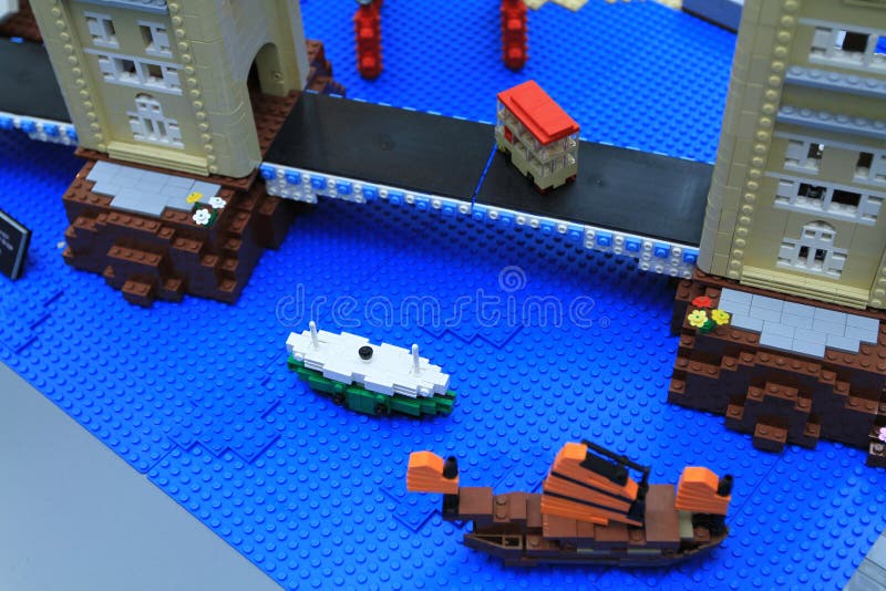 The Lego City, Building Blocks in Multiple Colours 22 April 2011 ...