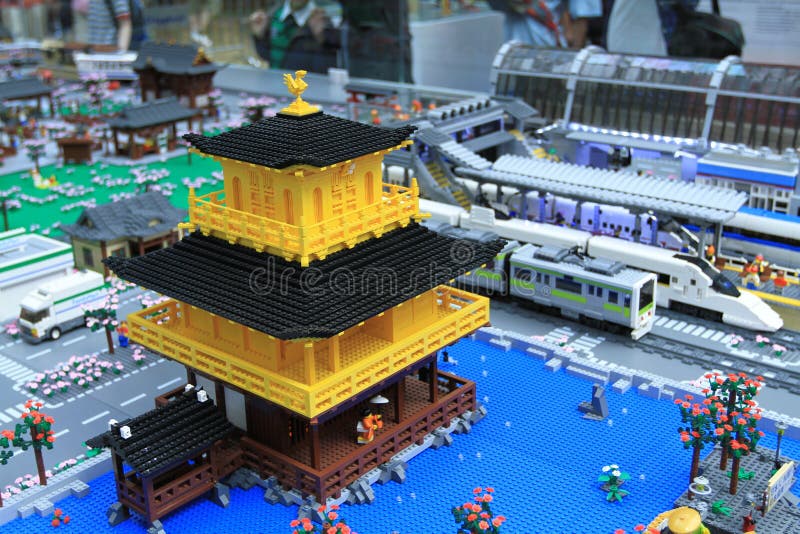 The Lego City, Building Blocks in Multiple Colours 22 April 2011 ...