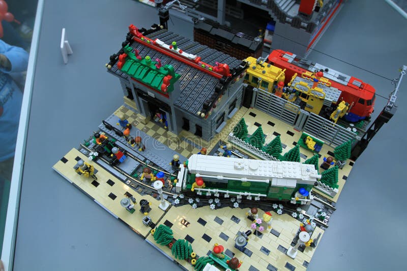 The Lego City, Building Blocks in Multiple Colours 22 April 2011 ...