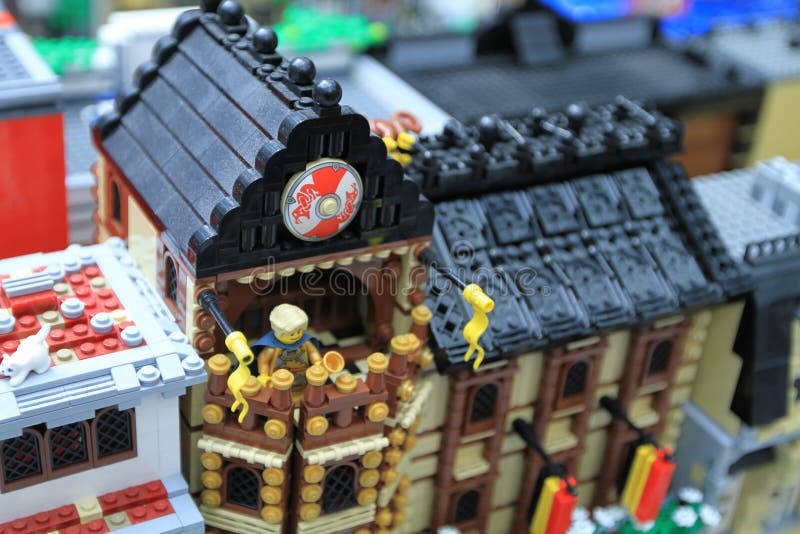 The Lego City, Building Blocks in Multiple Colours 22 April 2011 ...